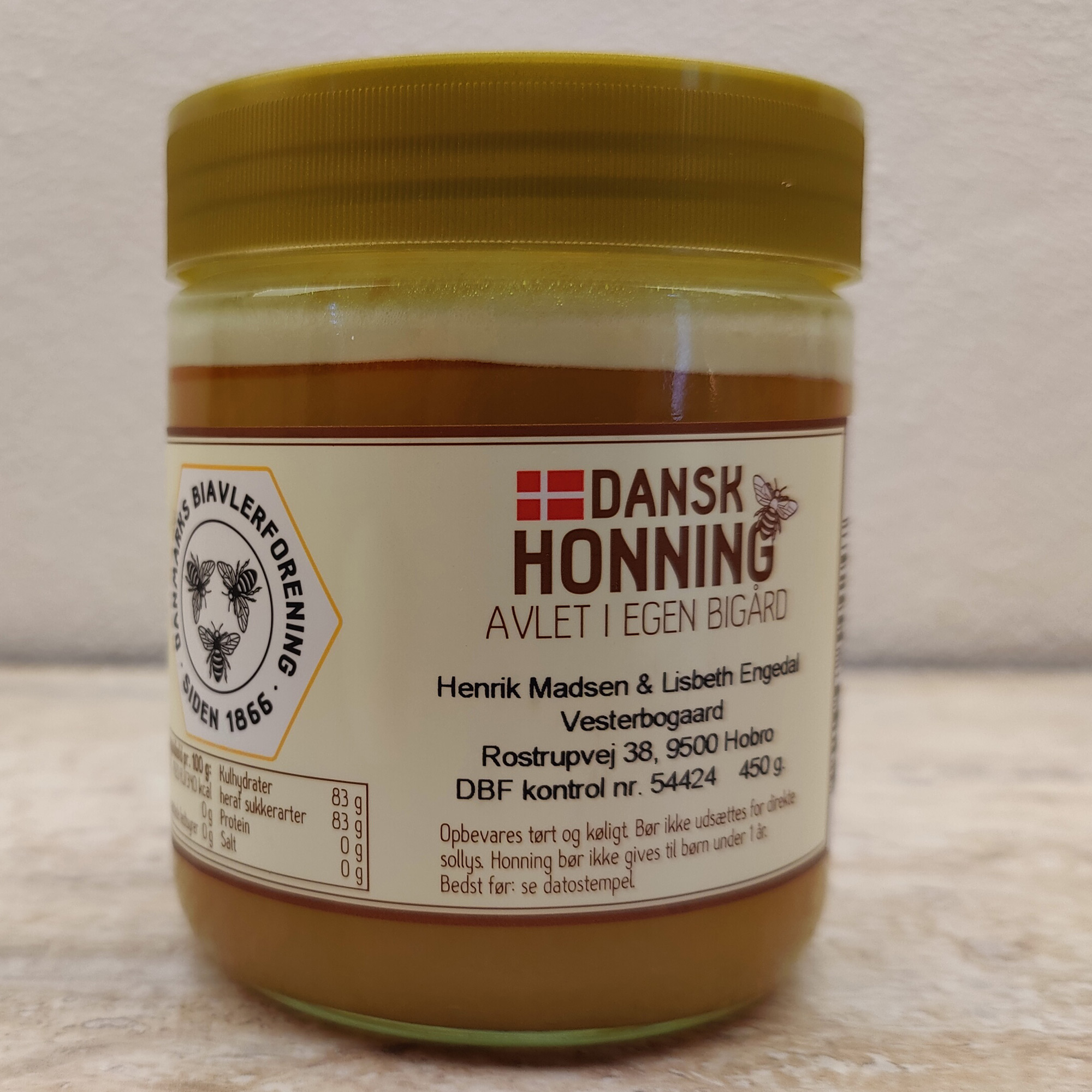 Køb dansk honning hos Løvegården. Denne er fra Hobro. Bestil her